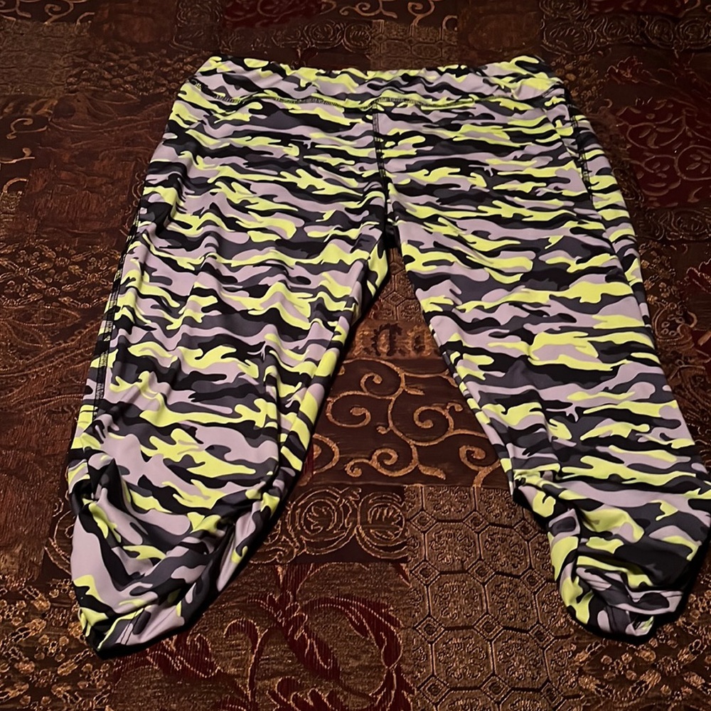 Hard Candy Neon Camo Capri Legging - Gem